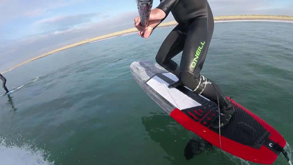Vidéo stand up paddle foil noserider Gong Surfboard sur Foil Magazine.com