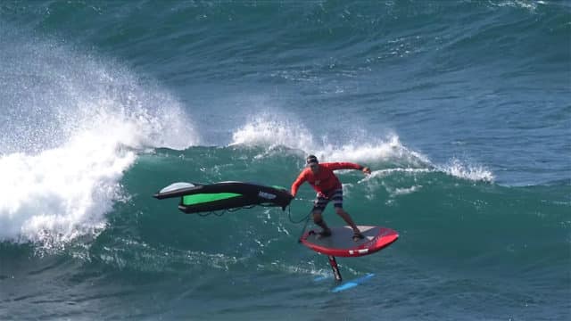 Vidéo d'Alex Aguera avec la Wasp Wing Ozone sur Foil Magazine.com